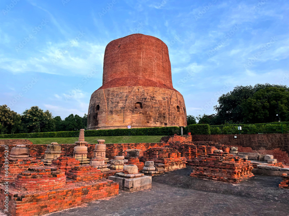 Dhamekh Stupa Sarnath Varanasi || Ancient Buddhist Monastery at Sarnath ...