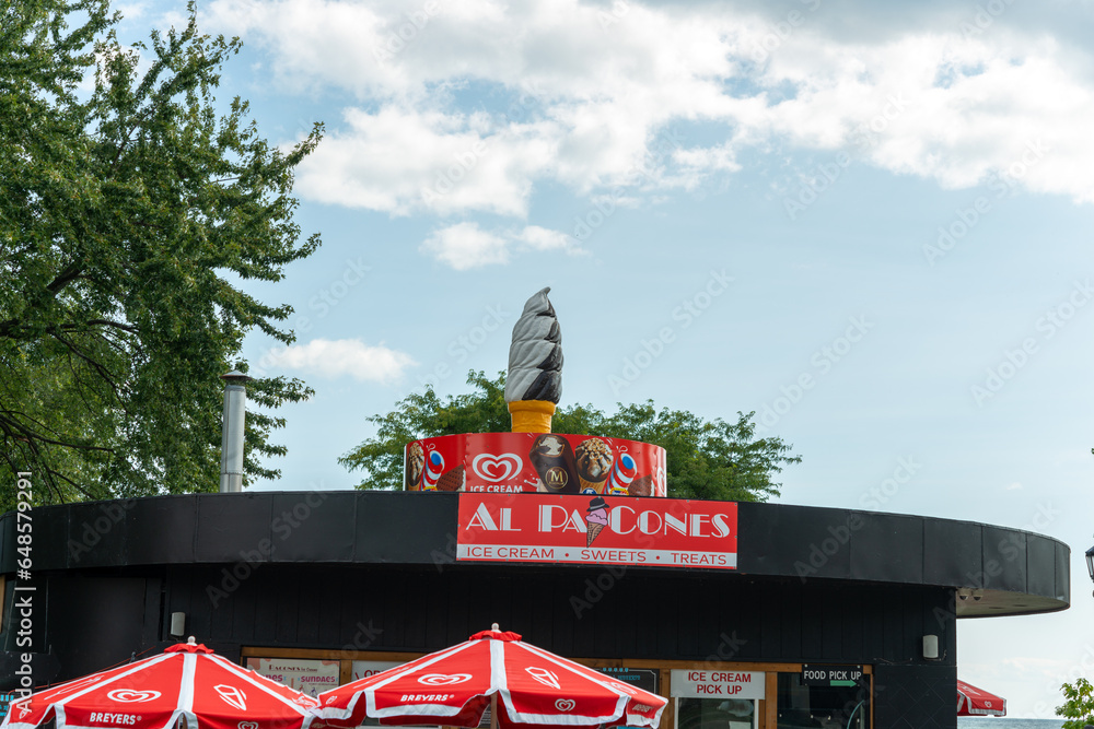 fun concession stand in Toronto (Canada) west side beaches Stock Photo ...