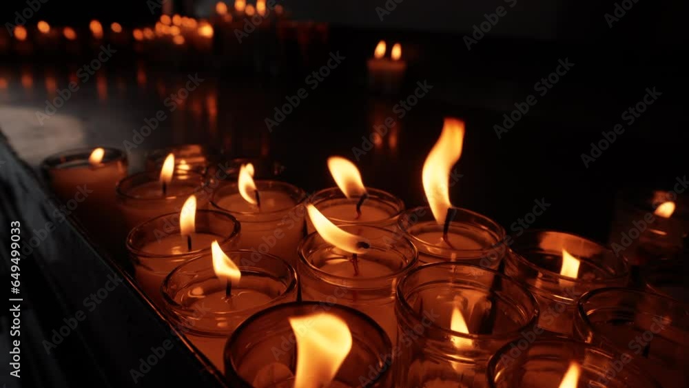 Velas veladoras candelas de cera y parafina veladoras encendidas con fe ...
