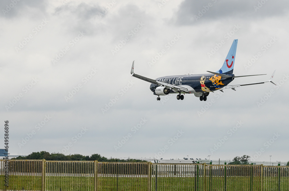 avion vol survol voyage compagnie aerienne aeroport Brussels Airport ...