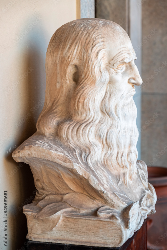 Bust of Leonardo da Vinci (1452-1519). Italian Renaissance. Bust ...