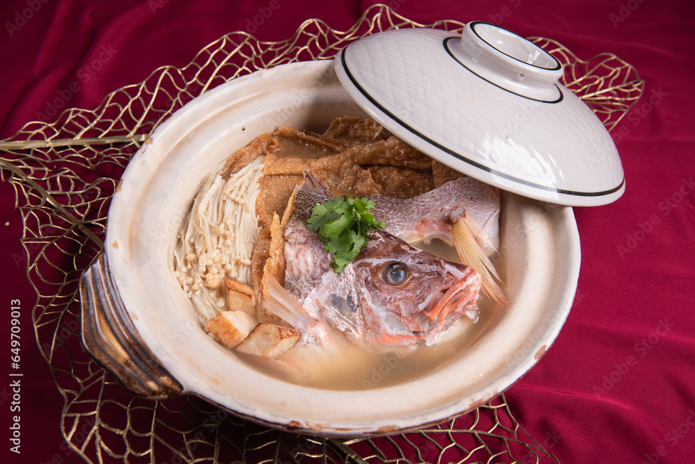 local boiled cook live fresh red grouper fish head seafood bean curd ...