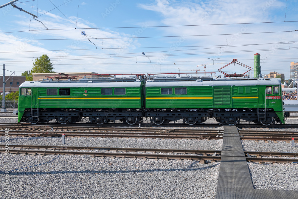 SAINT PETERSBURG, RUSSIA - AUGUST 27, 2023: Soviet two-section mainline ...