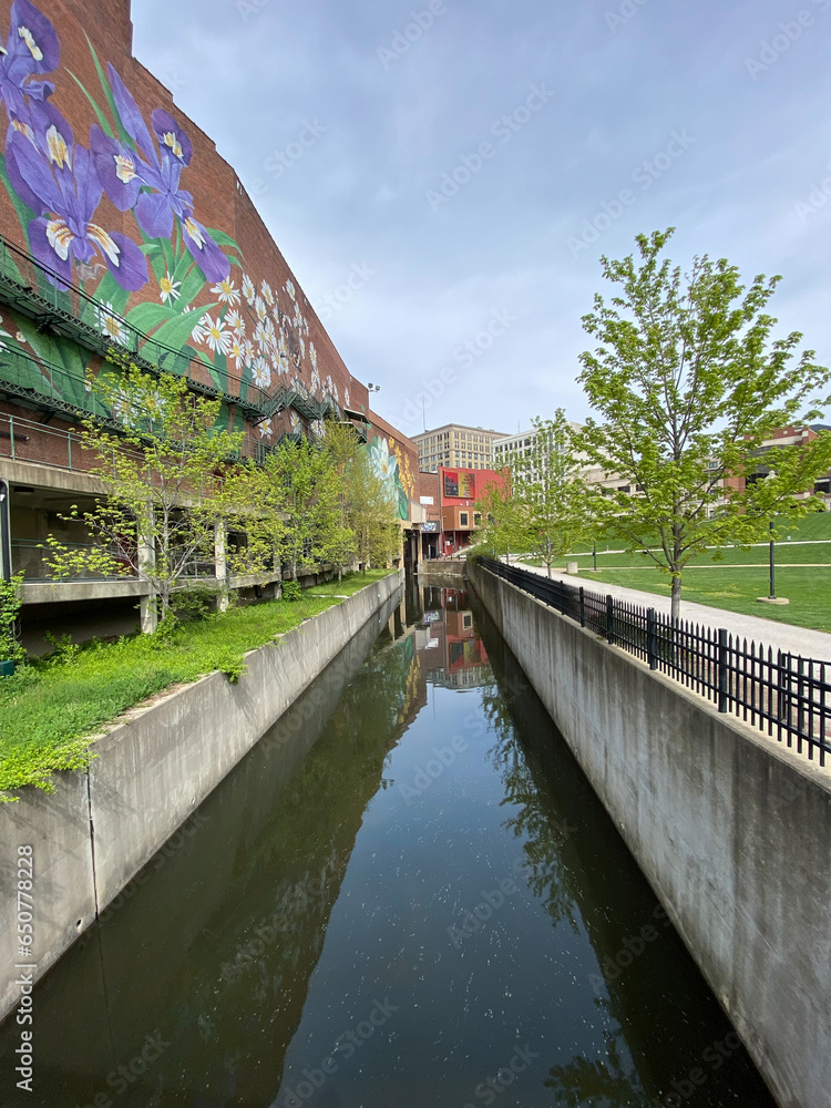 Akron, Ohio: Lock 3 Park on the historic Ohio and Erie Canal, Lock 3 ...