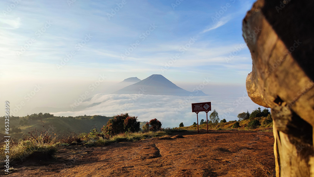 The peak of Mount Prau when it is quiet. "Sunrise Camp: Sunrise camping ...
