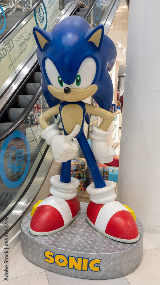 Sonic the Hedgehog Plastic giant sonic toy figurine store in market ...