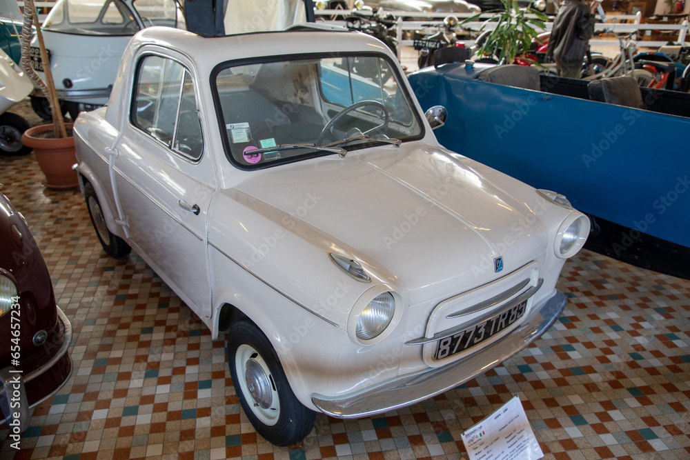 Vespa 400 italian microcar produced by French company ACMA 1957 to 1961 ...