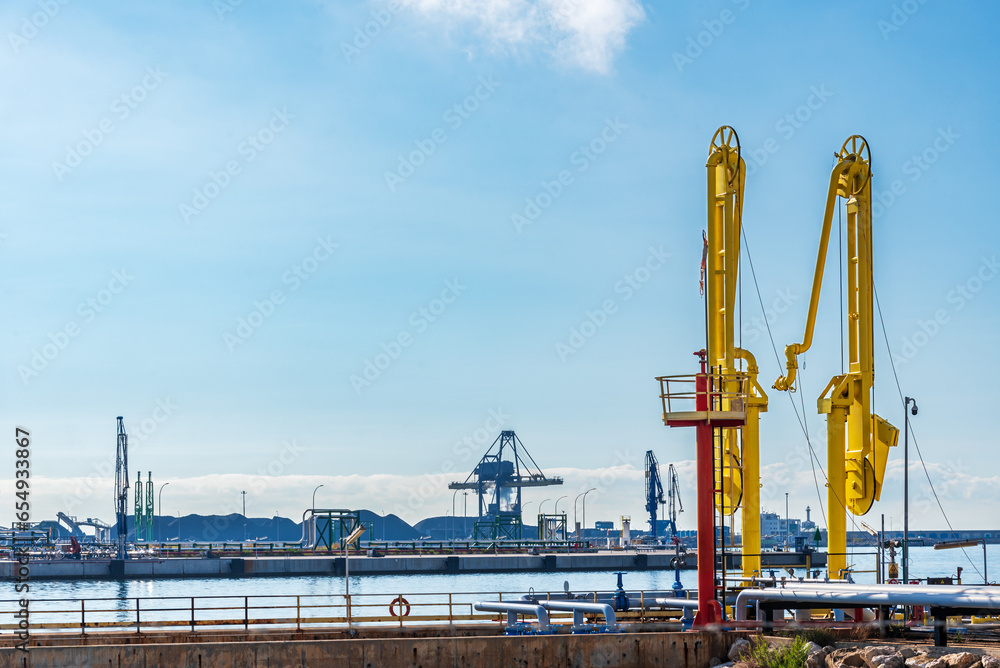 Specific articulated arms with counterweights to connect with tankers ...
