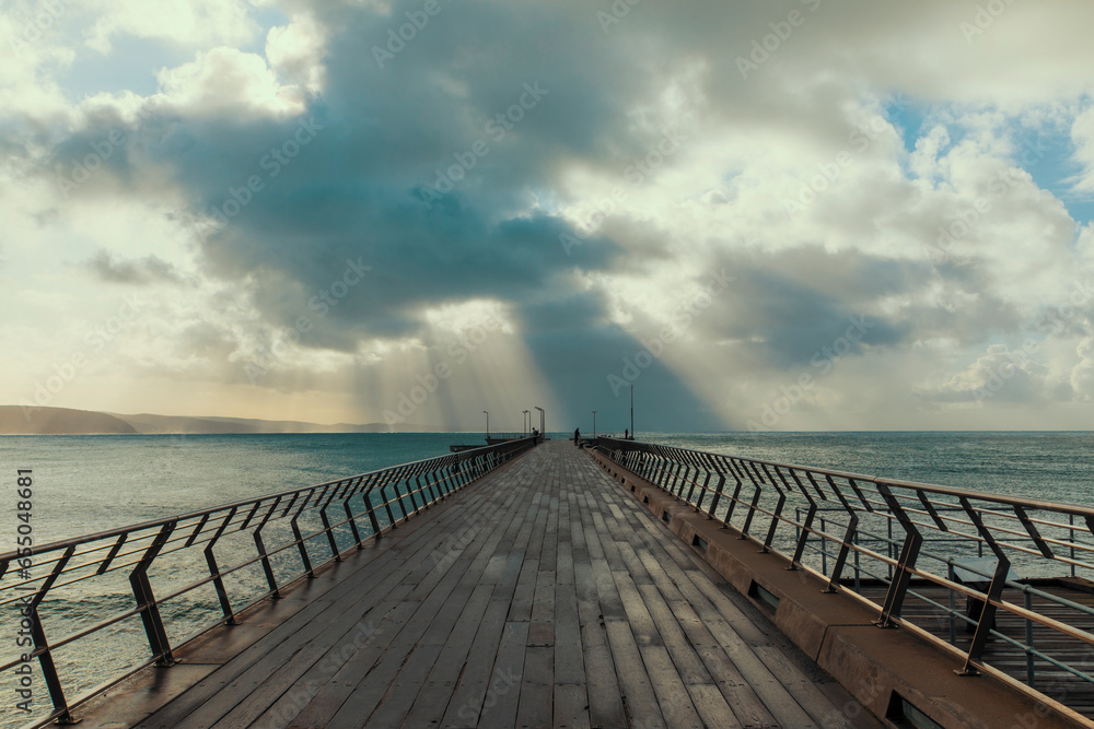 Fotografia do Stock: Photograph of the jetty on a foggy cloudy morning ...