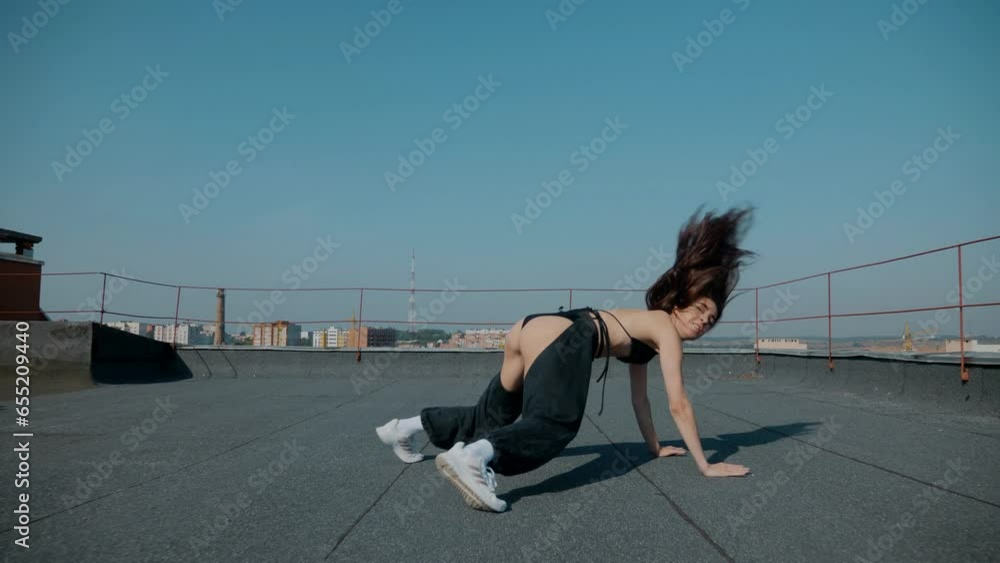 A Girl In A Swimsuit Dances Sexy On The Roof Booty Dance Booty Shake 5436