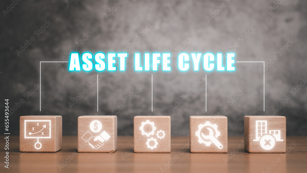 Asset life cycle concept, Wooden block on desk with asse life cycle ...