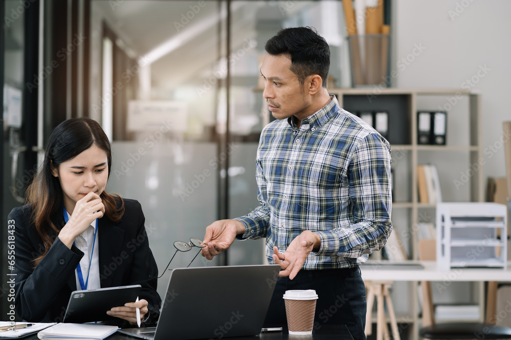 Boss is angry and blames the staff for poor work, the team leader's ...