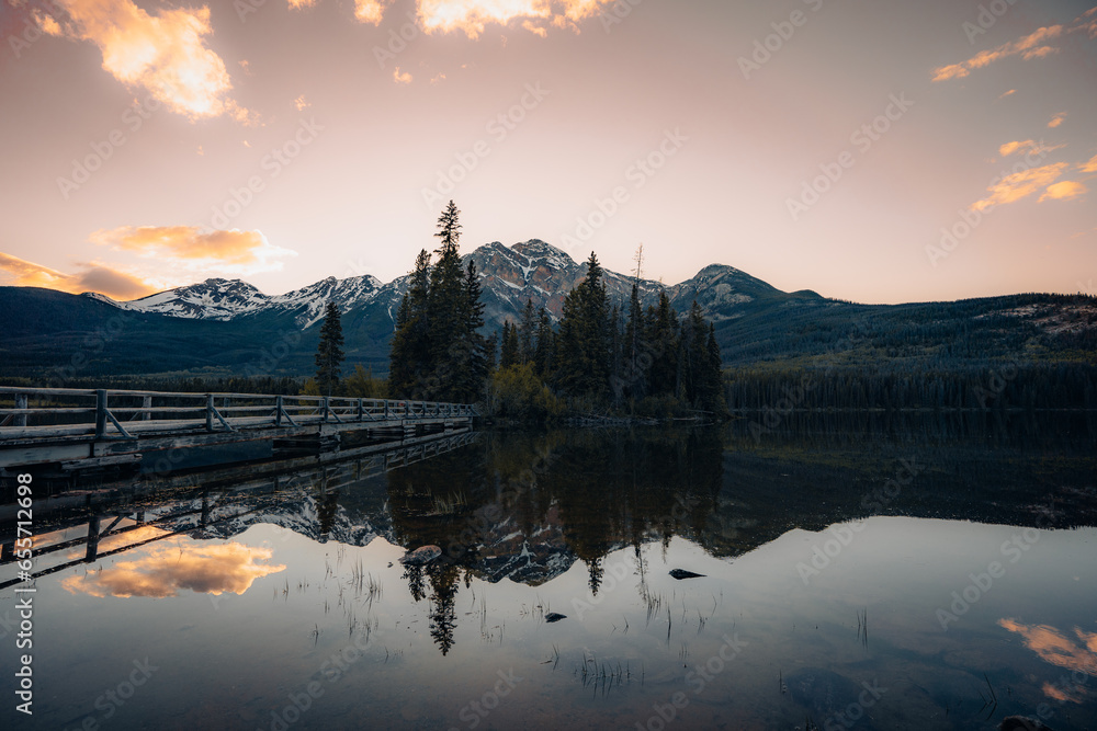 Pyramid Lake and Pyramid Island in Jasper National Park, Alberta ...
