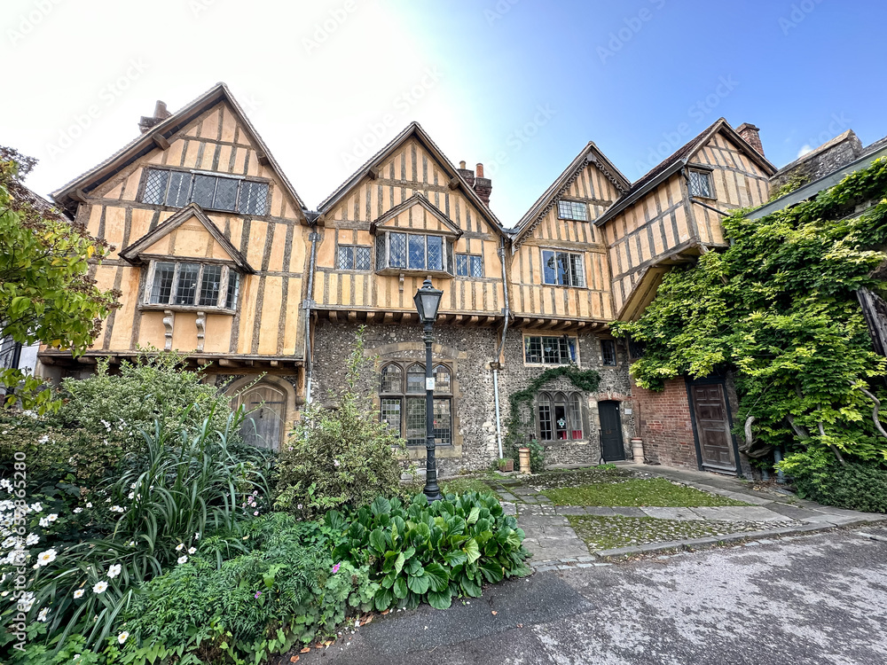 Winchester, UK - 29.09.2023. Cheney Court in Winchester. Yellow half ...
