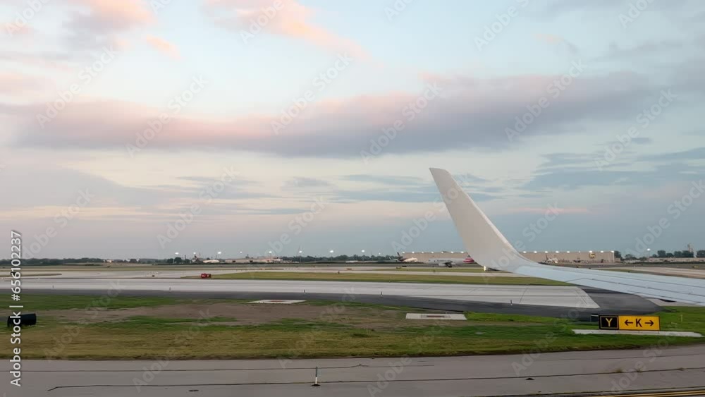 Vidéo Stock Air plane airlines approaches the runway and prepares for ...