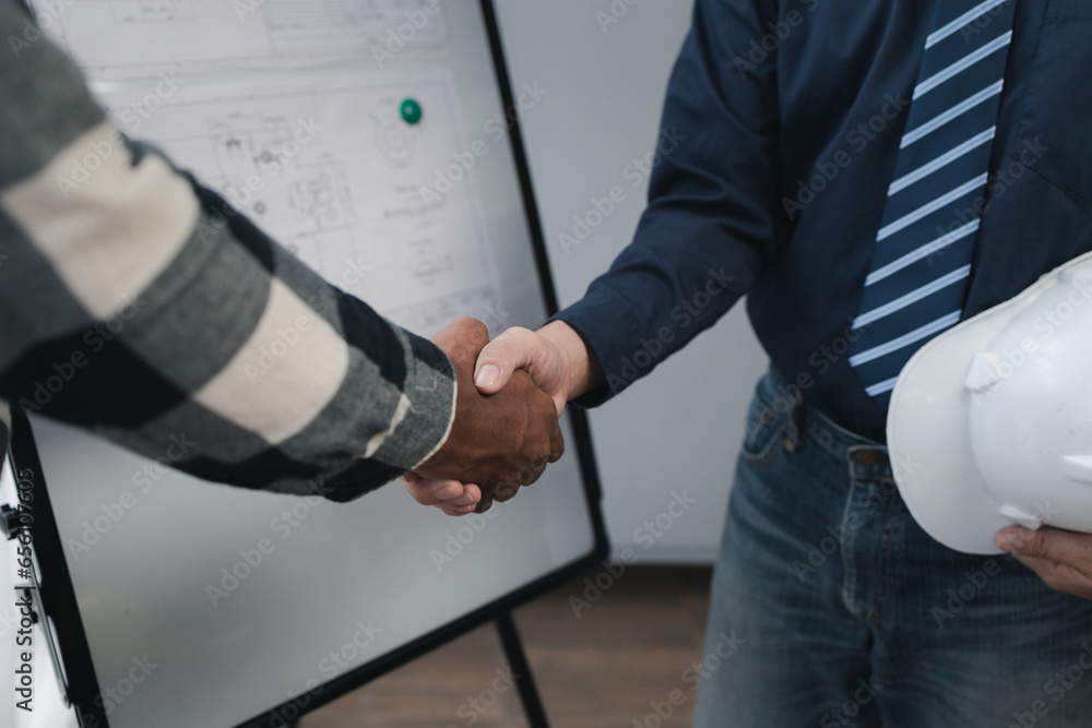 Planning meeting to edit the plans together between architects and ...