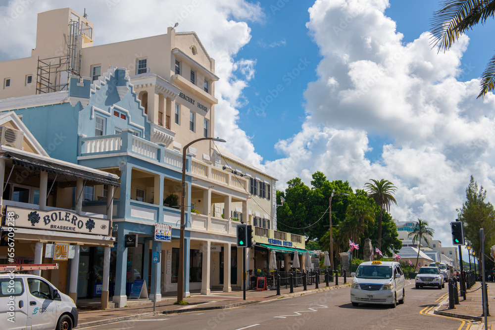 Foto de Front Street historic commercial buildings in Hamilton city ...