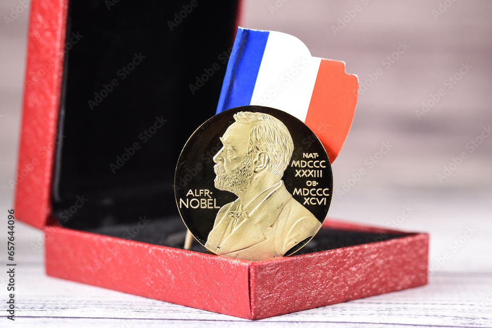 Prix Nobel Alfred Nobel medaille laureat France français Stock Photo ...