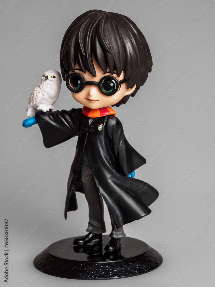 Figures of characters from the book about Harry Potter toy figures ...