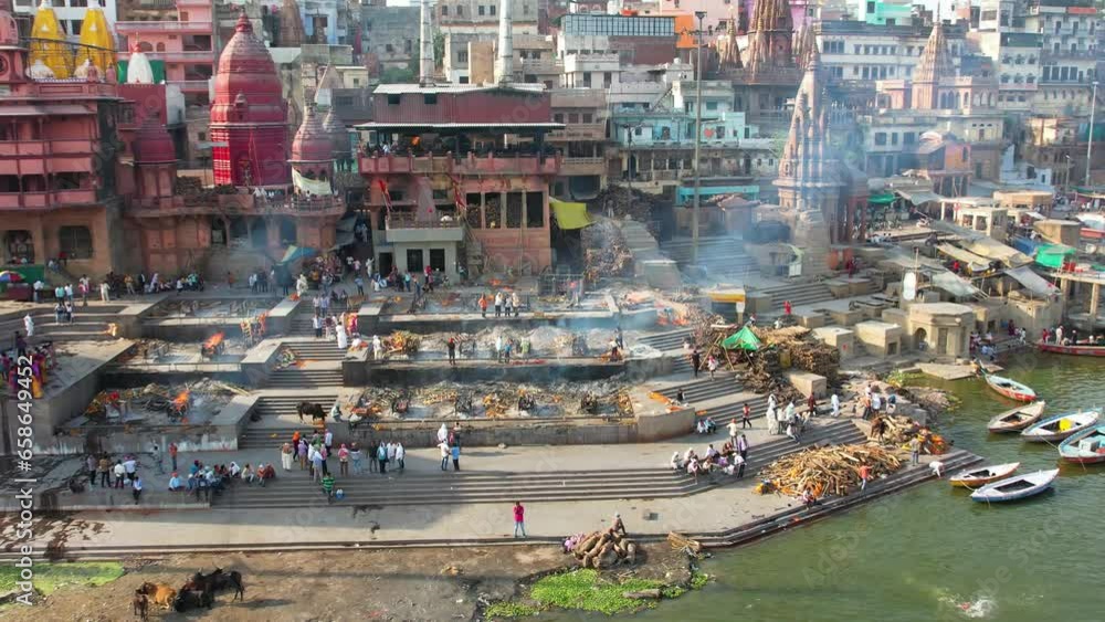 Fire Burial in Varanasi, India on Manikarnika ghat on Ganges River ...