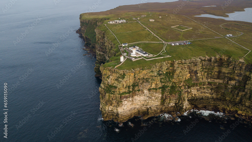 Northern point of UK mainland, the Dunnet Head lighthouse. Amaizing ...