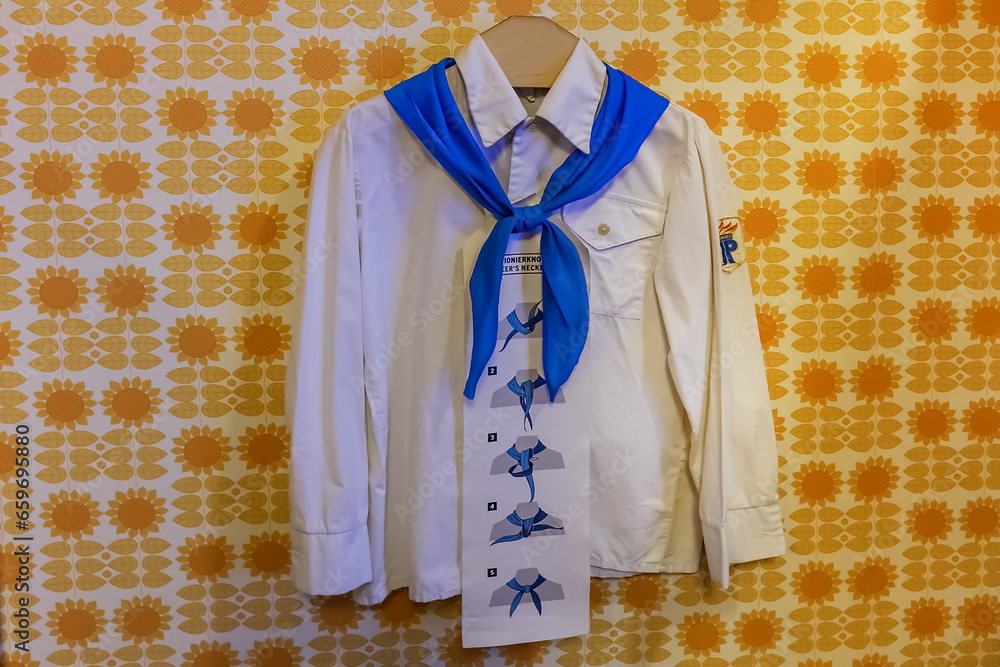 Foto de DDR Museum or GDR Museum (2006) located at the river Spree ...