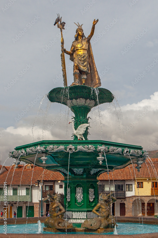 CUSCO, PERU - APRIL 30, 2022 : The statue dedicated to Inca emperor ...