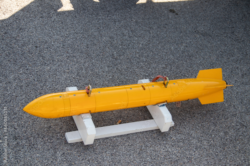 GPS-satellite guided missile anti-tank and submarine mortar shell ...