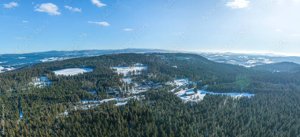 Bischofsmais im vorderen Bayerwald im Winter, Blick in die waldreiche Region nahe Habischried ...