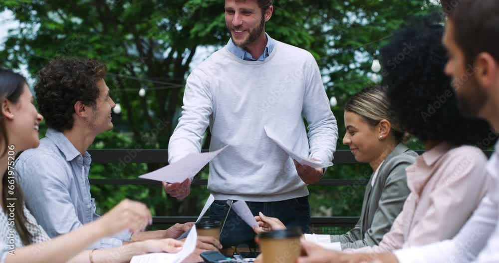 Vidéo Stock Businessman, documents and meeting in nature for teamwork ...