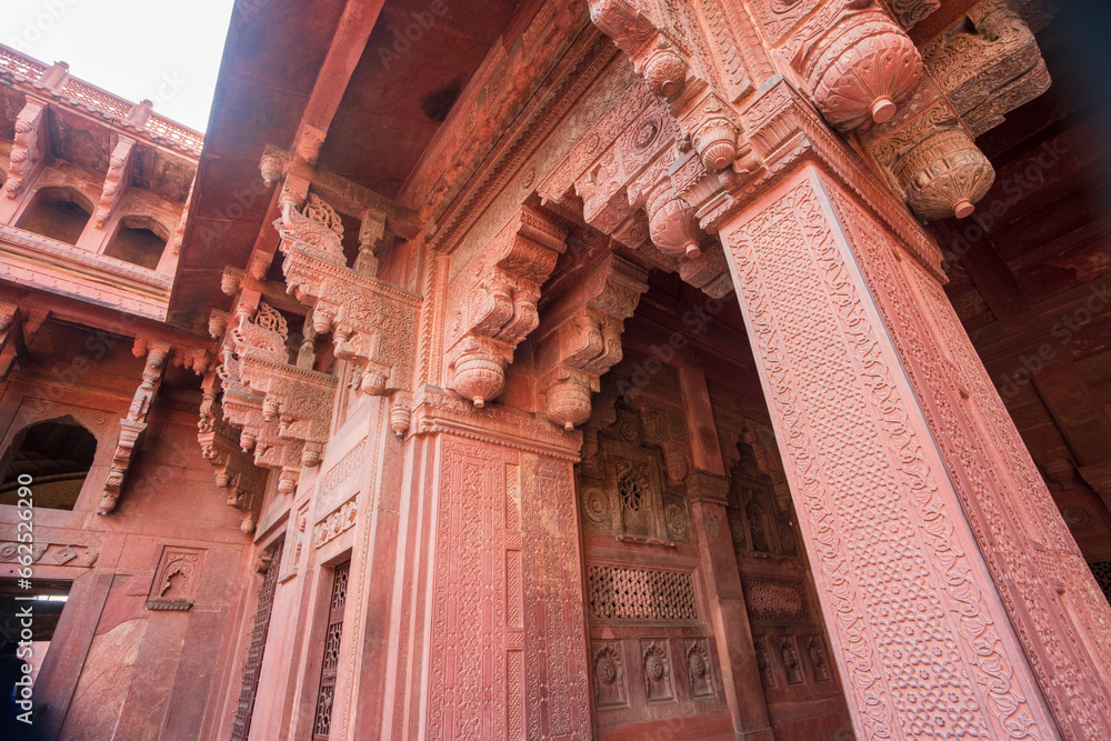 The aesthetic & military strategic architectural design of the Red Fort ...