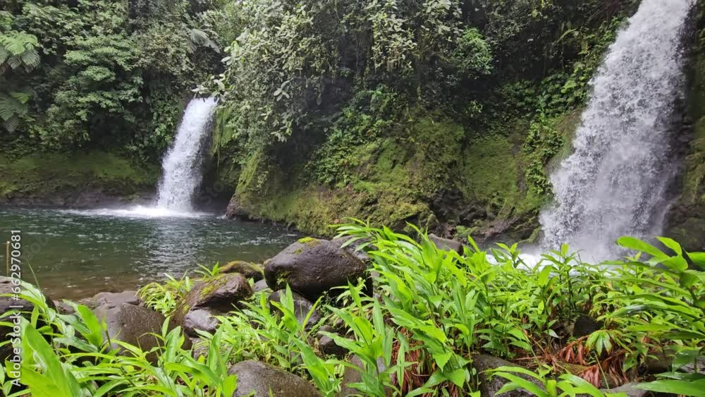 Recorrido por montañas y ríos de Chiriquí en Panamá Stock ビデオ | Adobe Stock