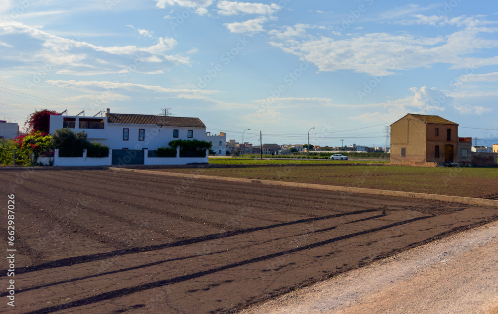 Farm field in Alboraya, L’Horta. Rural landscape. Farmhouse in Valencia ...