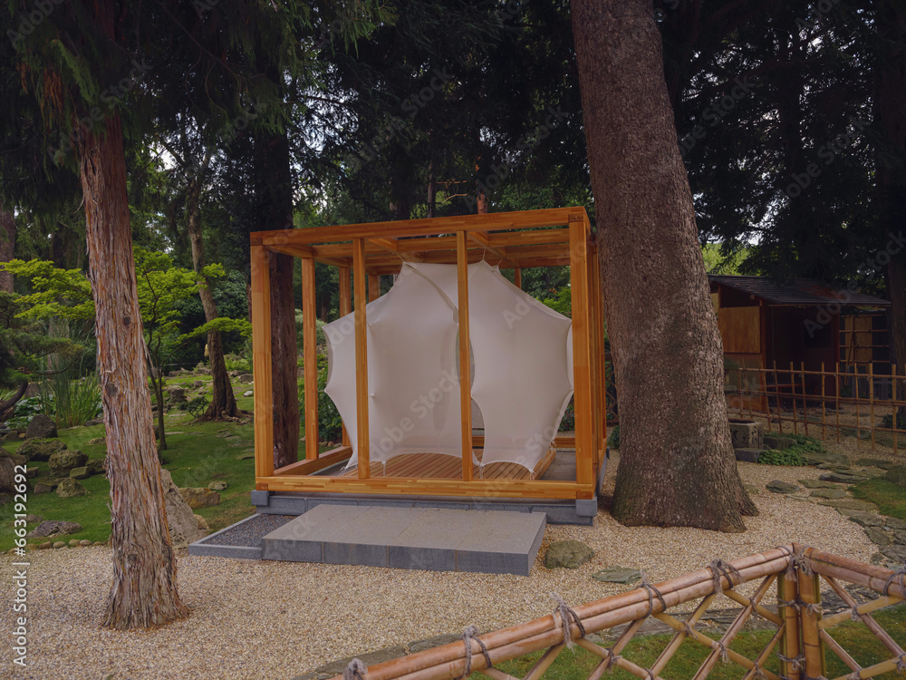Japanese garden in Vienna (inside Botanical garden): Japanese maple ...