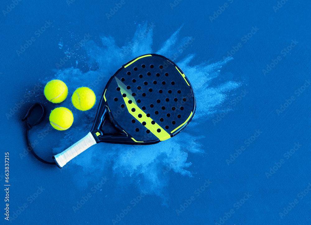 Foto de Padel tennis racket. Background with copy space. Sport court ...
