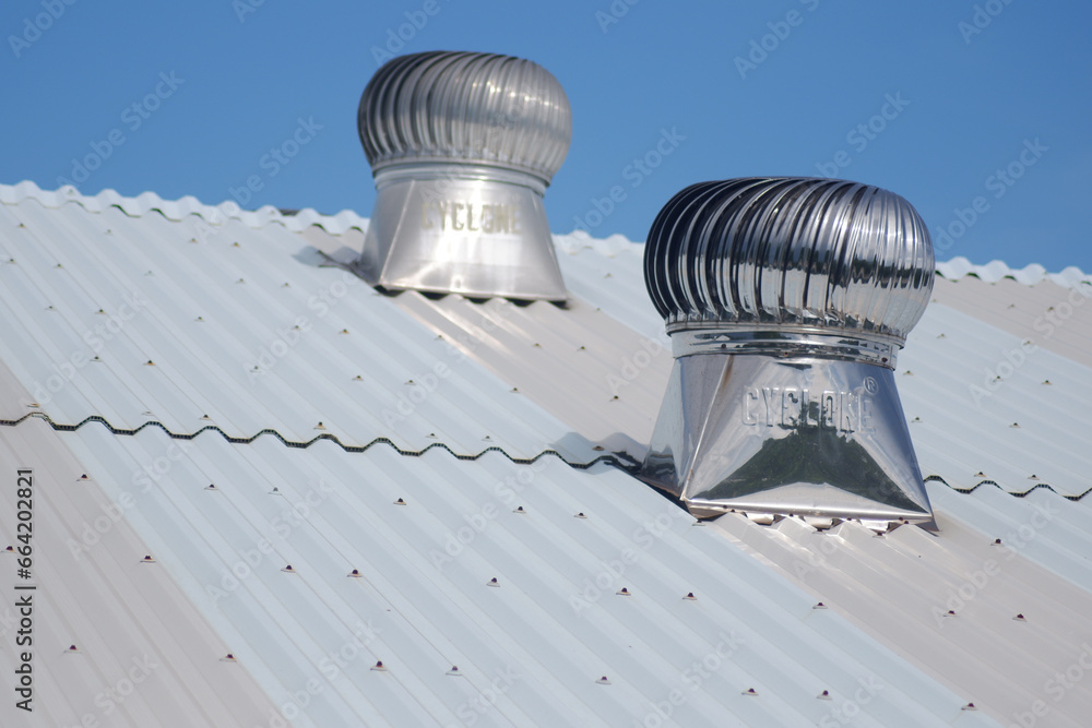 Foto de Cyclone brand roof ventilation, ventilation that rotates to ...