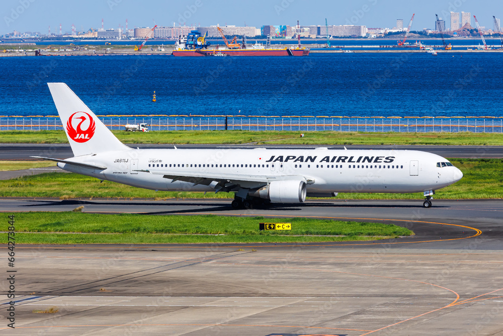 Japan Airlines JAL Boeing 767-300ER airplane at Tokyo Haneda Airport in Japan Stock Photo ...