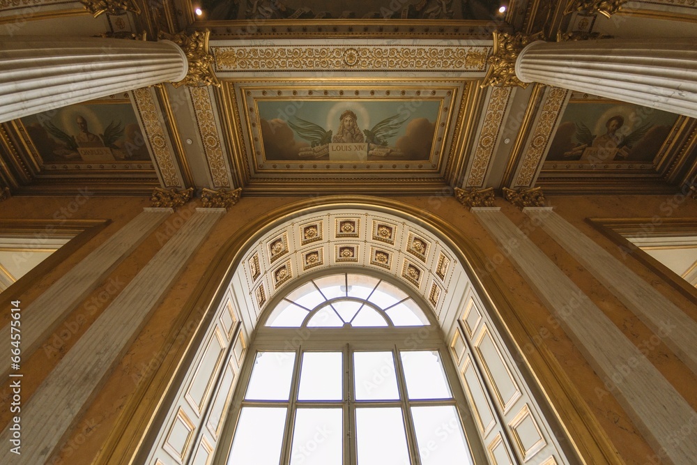 Foto de Louvre Museum, Paris, France. 10/21/2015: Architecture of one ...