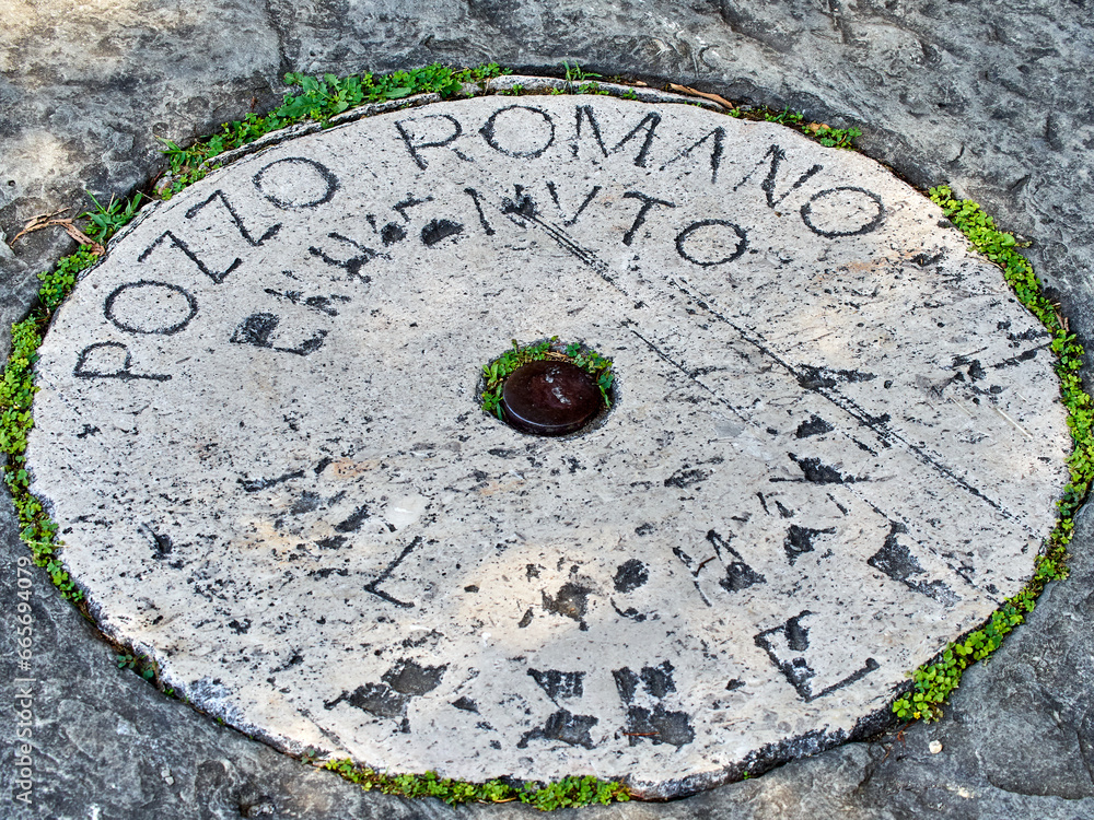 Foto de Roman well in Trieste, on the road that leads to the castle of ...