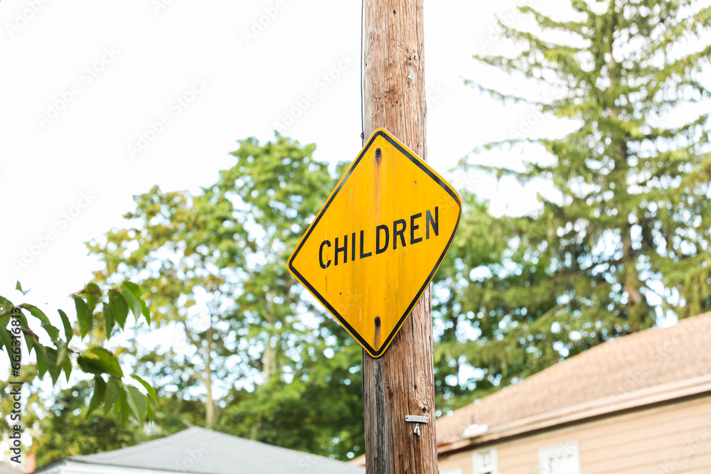 Foto de Pedestrian sign in urban street. Vibrant crosswalk symbol, city ...