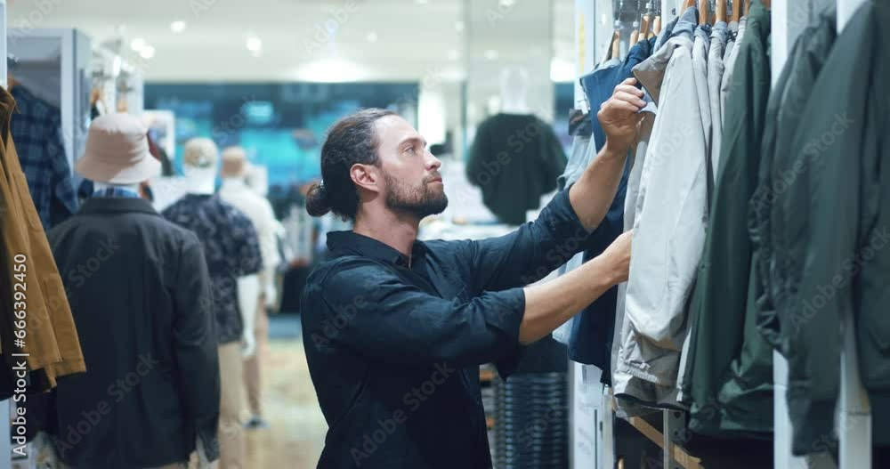 Vidéo Stock rational shopping man being more mindful of his purchases ...