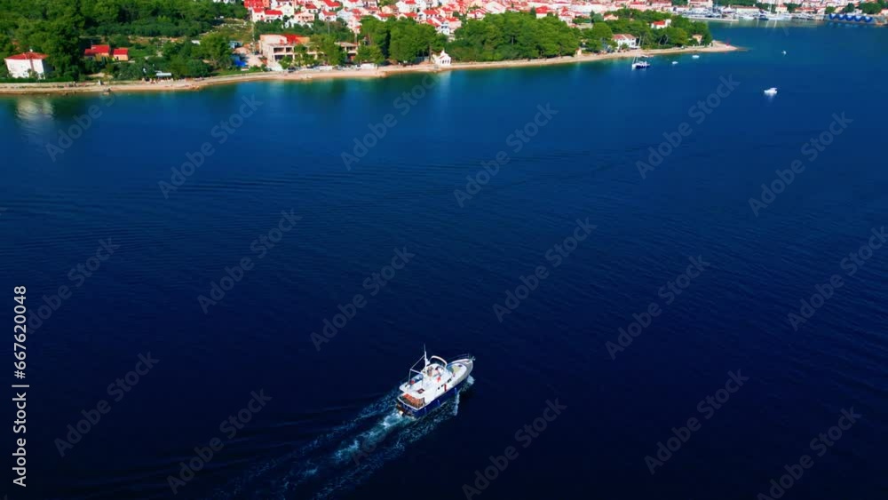 Video „Discover Cres city's seaside allure. Our 4K drone video reveals ...