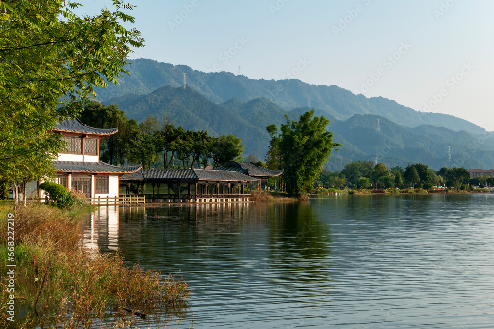 The attic on the lake，Beautiful Longshui Lake Wetland Park, Chongqing ...