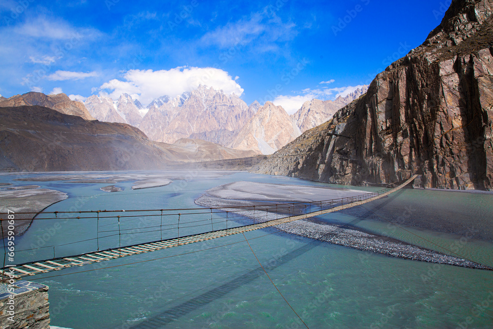 Suspension Hussaini bridge in Passu, Upper Hunza. Dangerous scary ...