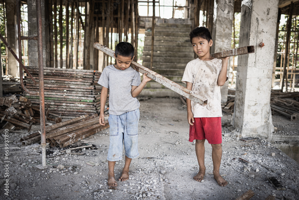 Poor children forced to do construction work, child labor, abuse To the ...