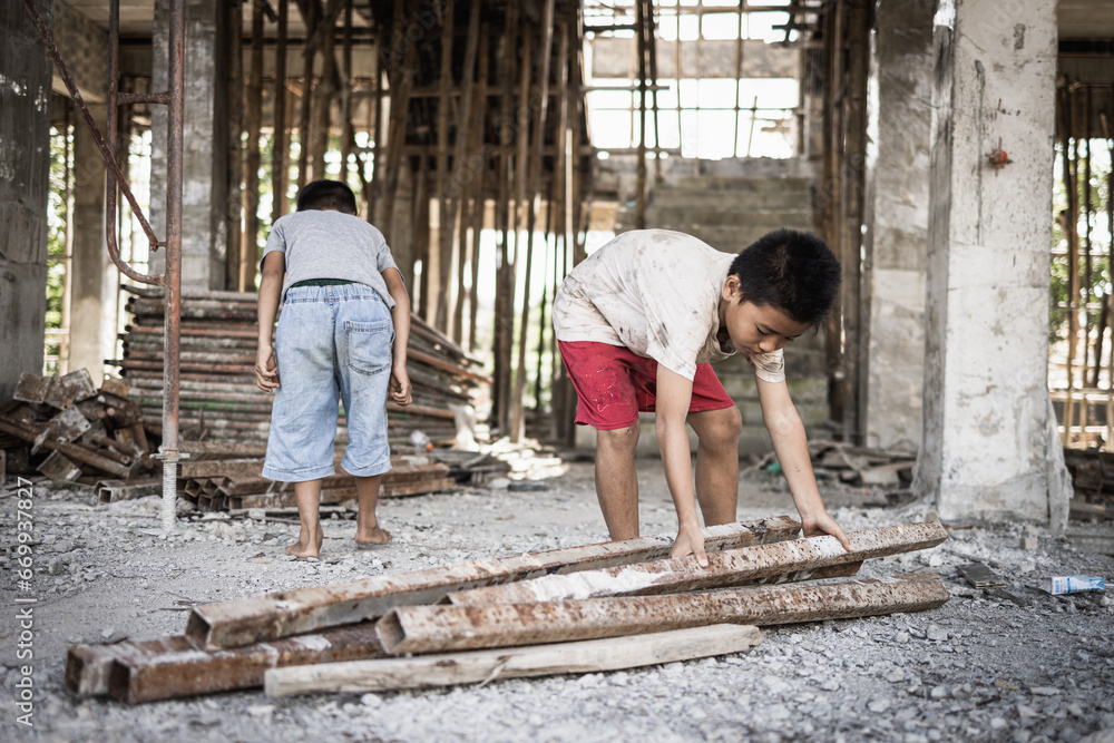 Poor children forced to do construction work, child labor, abuse To the ...
