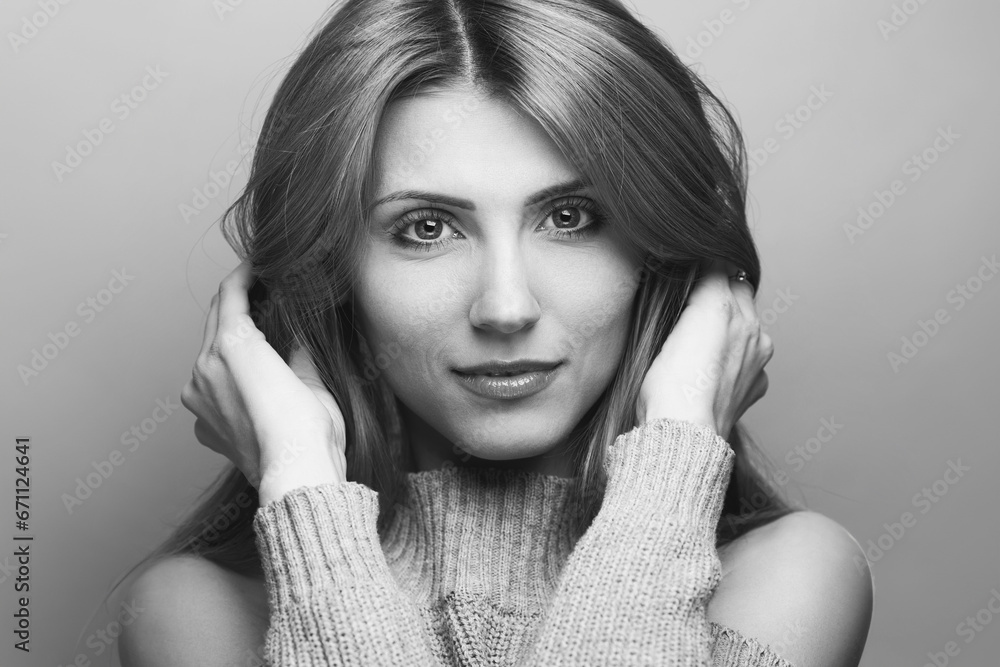 Foto De Beautiful At Any Age Concept Close Up Portrait Of 35 Years Old