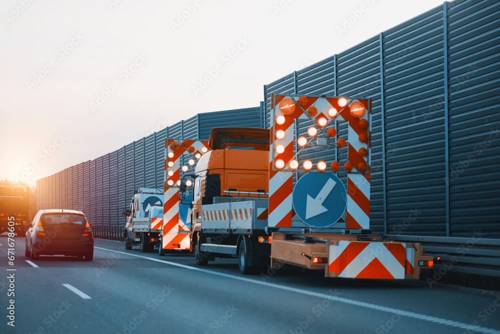 Emergency Roadside Assistance Alert. Road repairs construction and ...