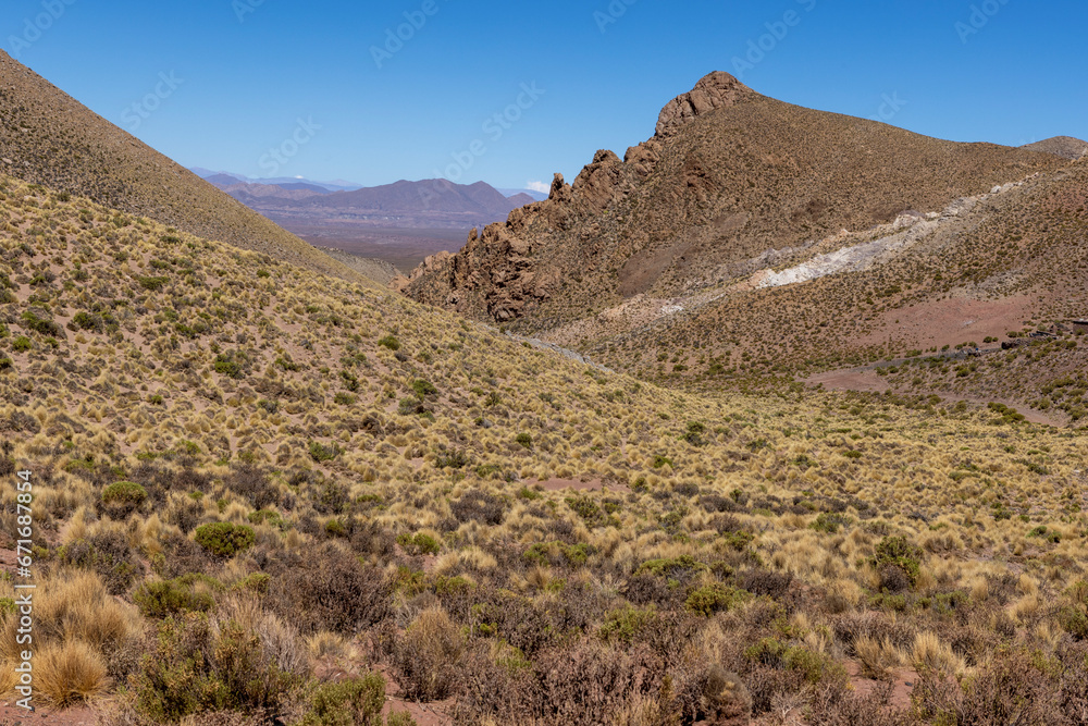 Traveling the famous Ruta40 in the scenic Argentinian highlands ...