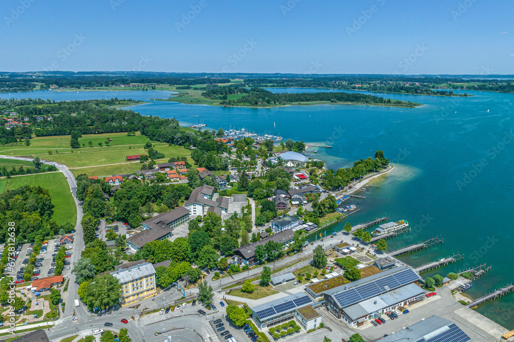 Prien-Stock am Chiemsee im Luftbild, Blick zur Uferpromenade und zur Anlegestelle der Chiemsee ...
